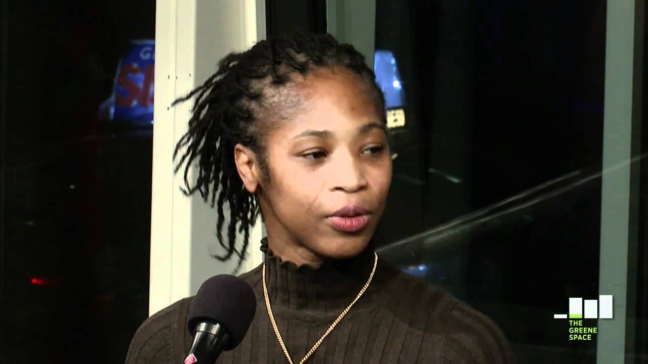 Rosie Perez discusses boxing with a panel of Women Boxers - YouTube