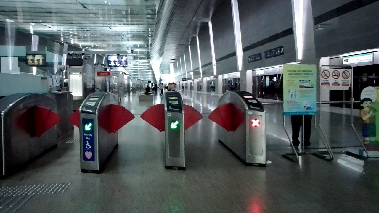 Singapore MRT ride from Changi Airport to Expo train station - YouTube