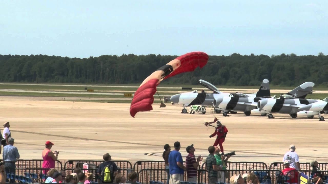 2012 NAS Oceana Airshow - British Army Red Devils - YouTube
