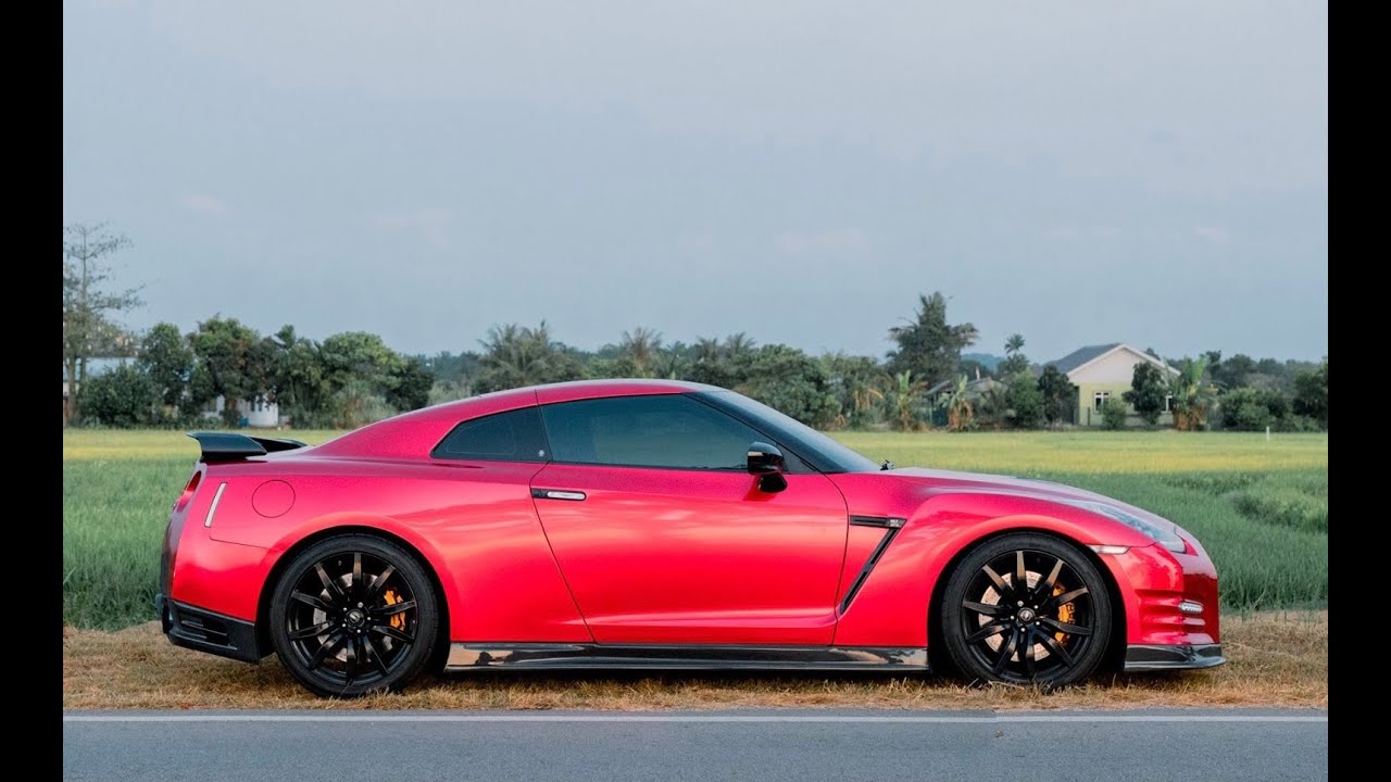 GTR R35 CONVOY - YouTube