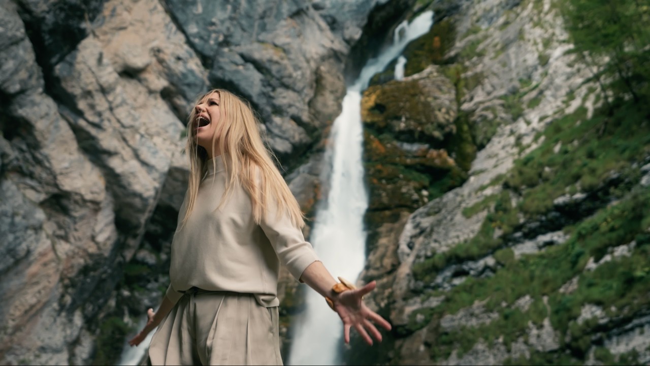 Ana Soklič - Savica - YouTube