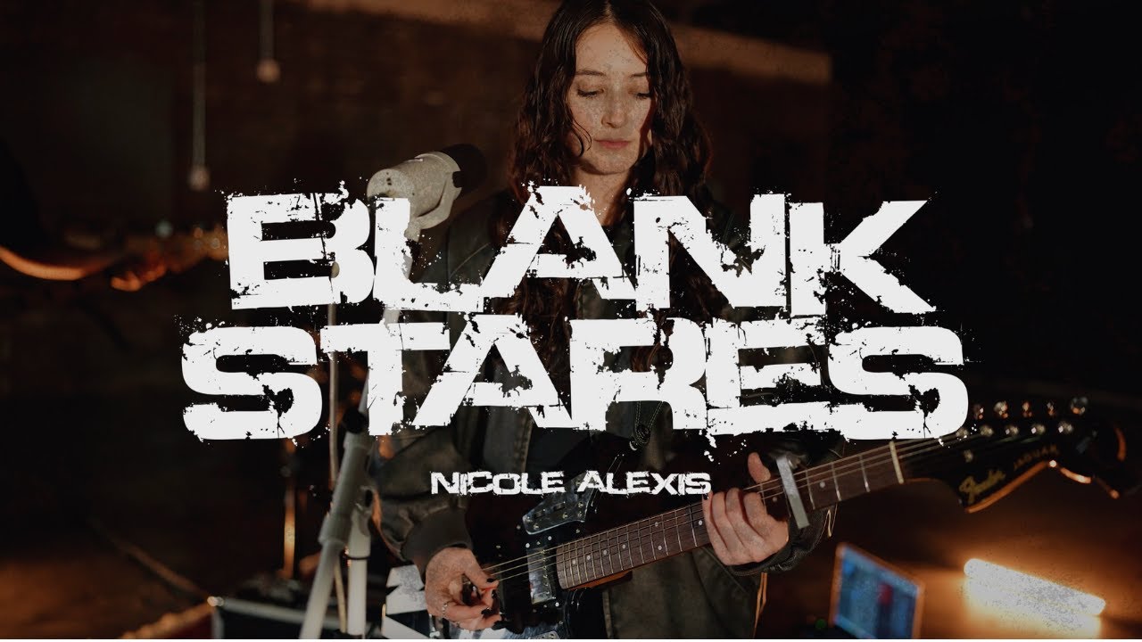 Blank Stares - Nicole Alexis (Live Performance) - YouTube