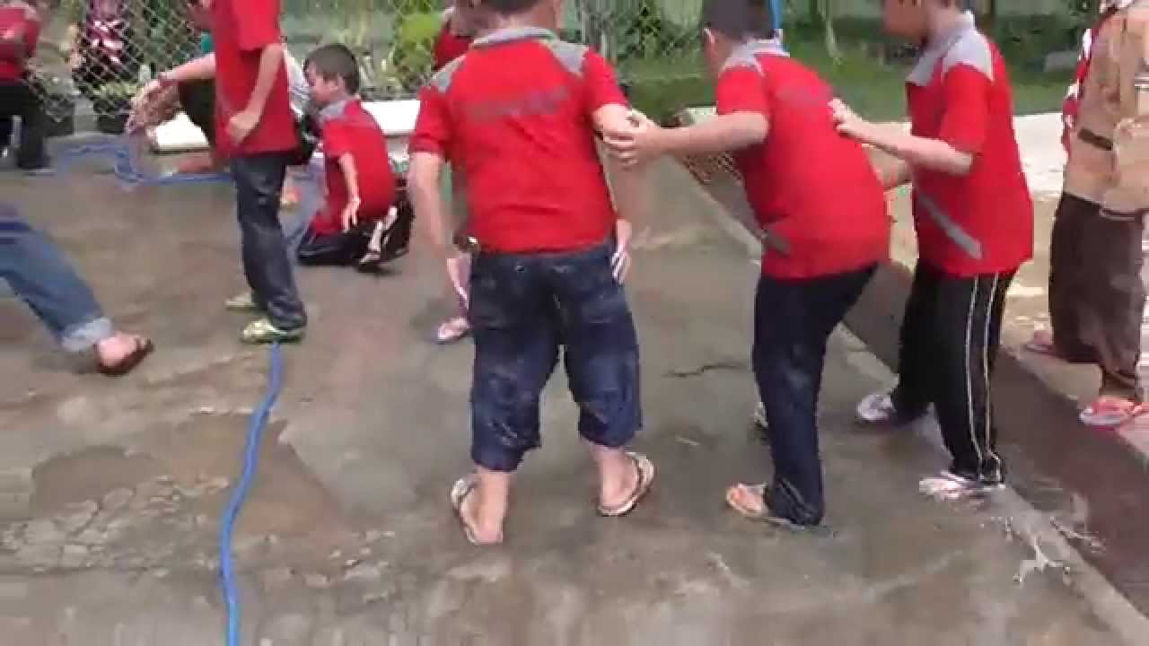 05 Game Estafet Belut - YouTube