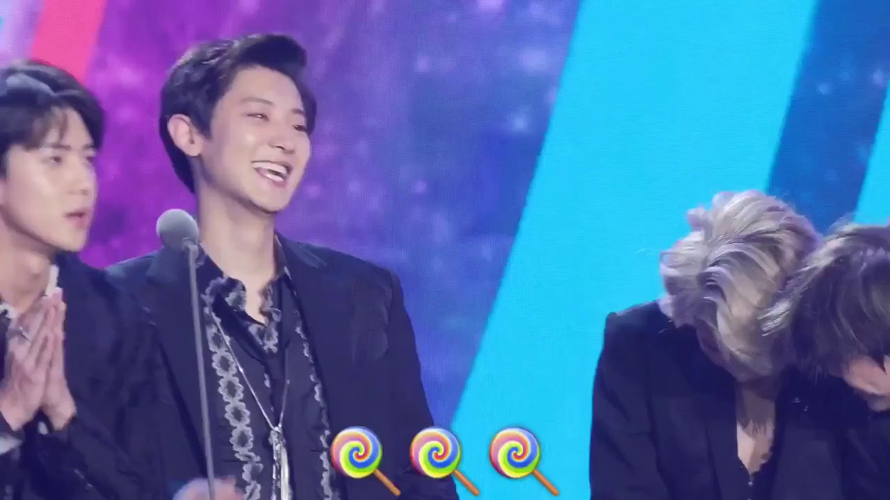 CHANBAEK HUG CHANBAEK HUG CHANBAEK HUG - YouTube