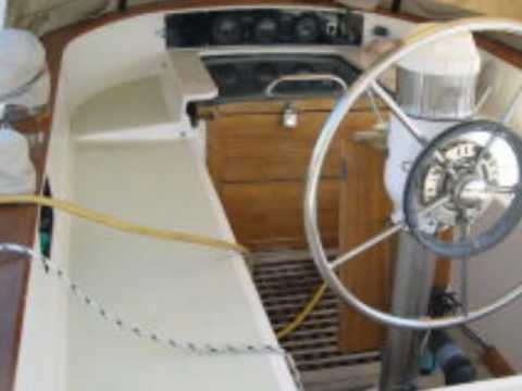 34' 1979 Formosa Center Cockpit Sloop - YouTube