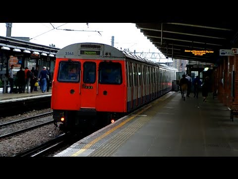 London Underground Hammersmith and City Line: C69/C77 departing West ...