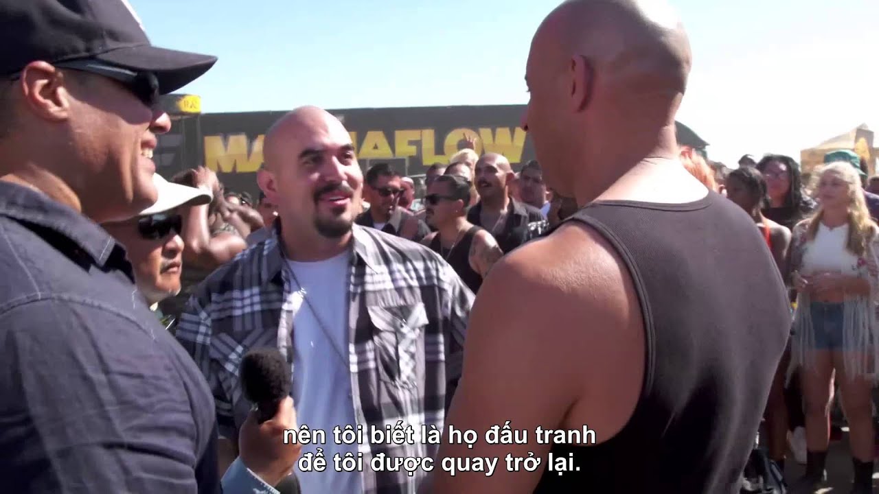 FAST & FURIOUS 7 - Featurette Đua xe - YouTube