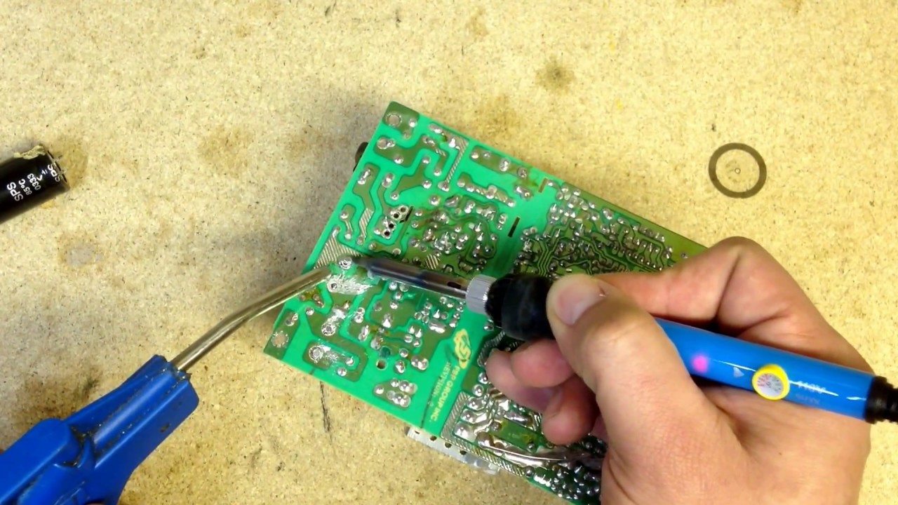 Como Desoldar Componentes Electronicos muy facil - YouTube