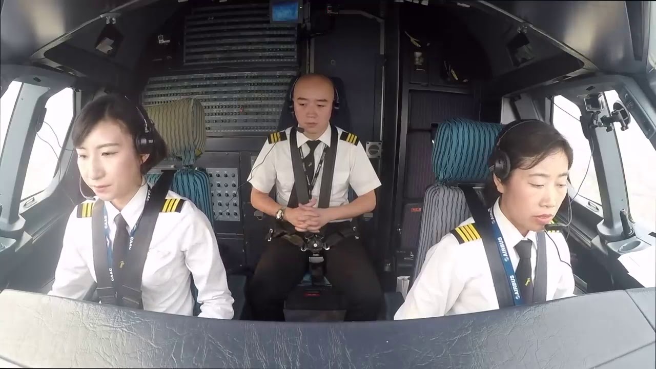 Two female pilots fly the A320 by ShenZhen Airlines - YouTube