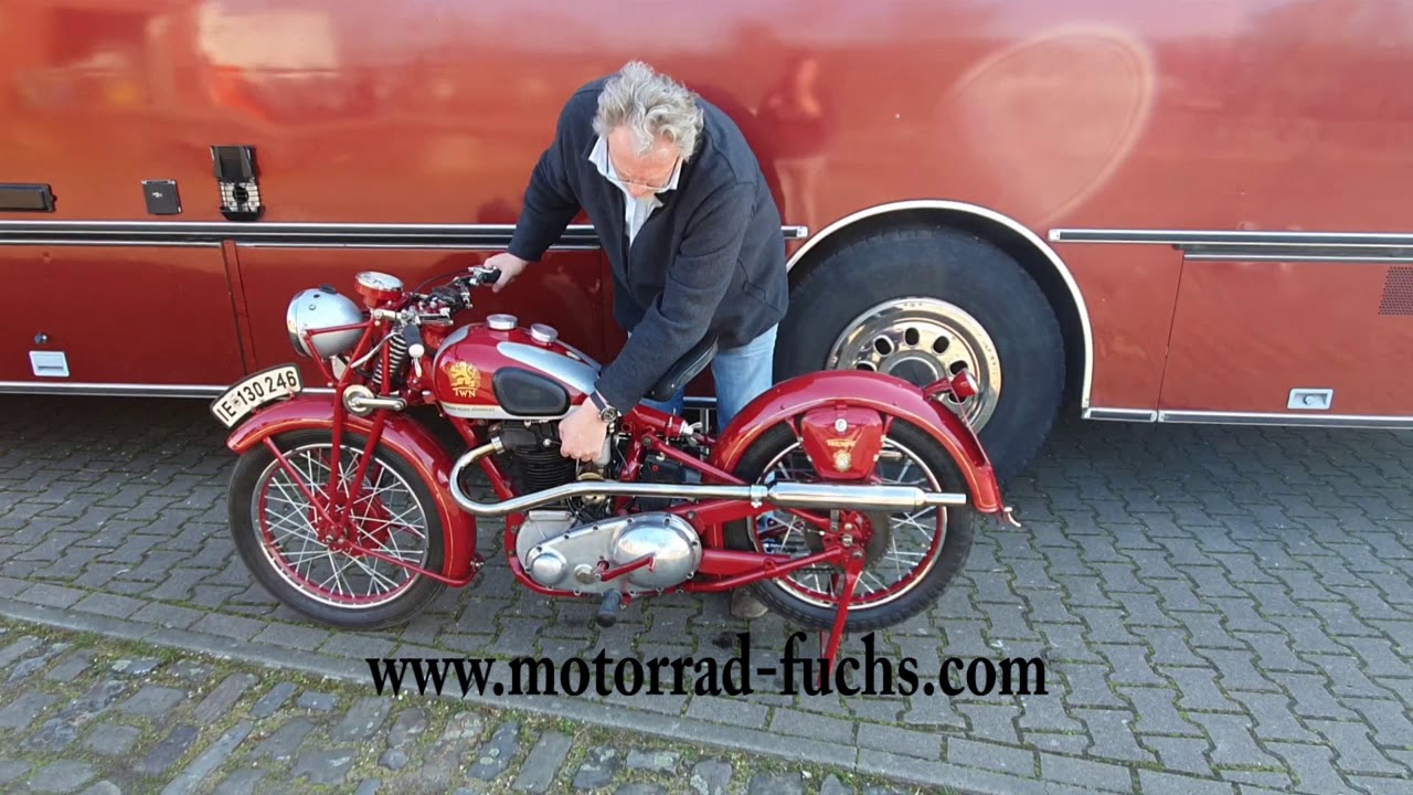 Triumph S500 - YouTube