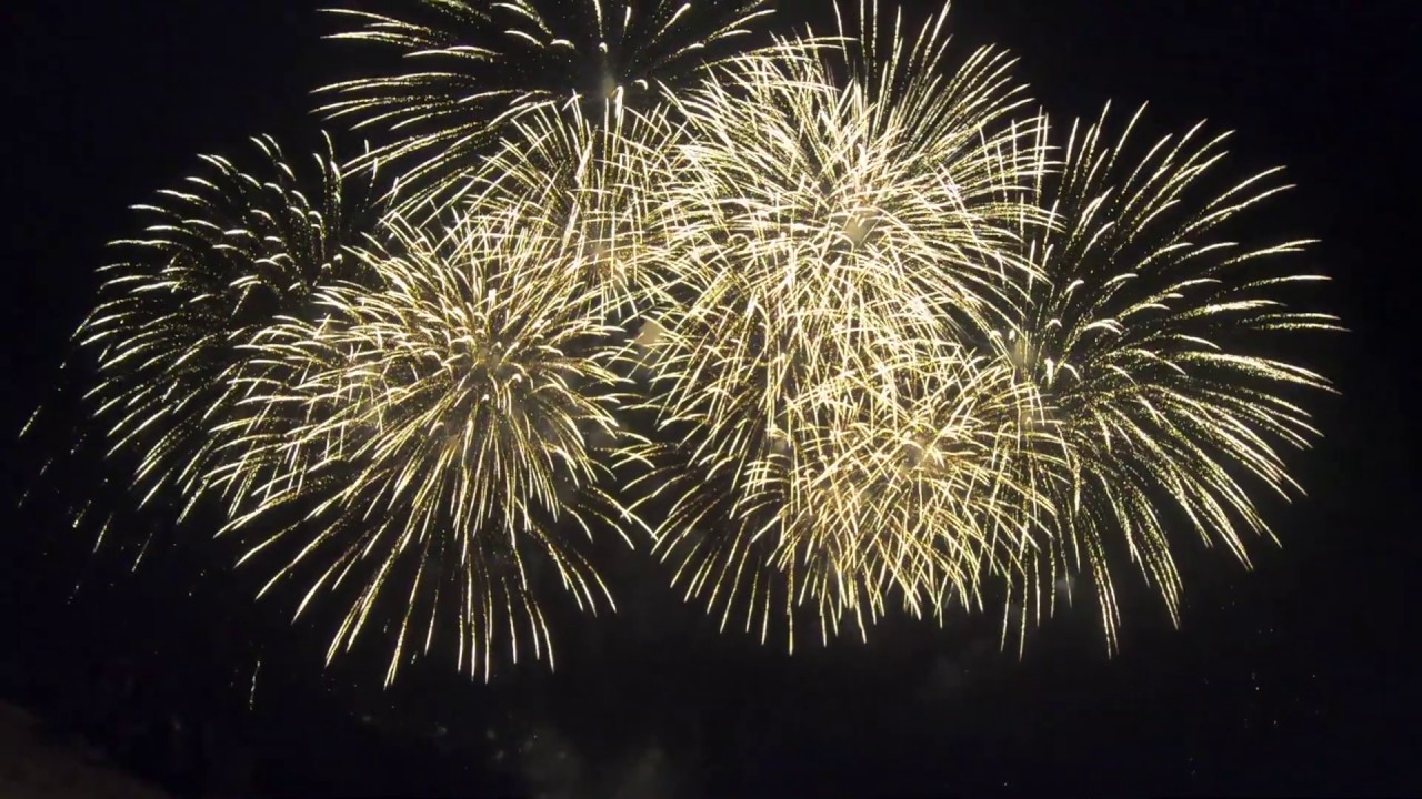 Cracker Night - A NYE Fireworks Display on the Sunshine Coast ...