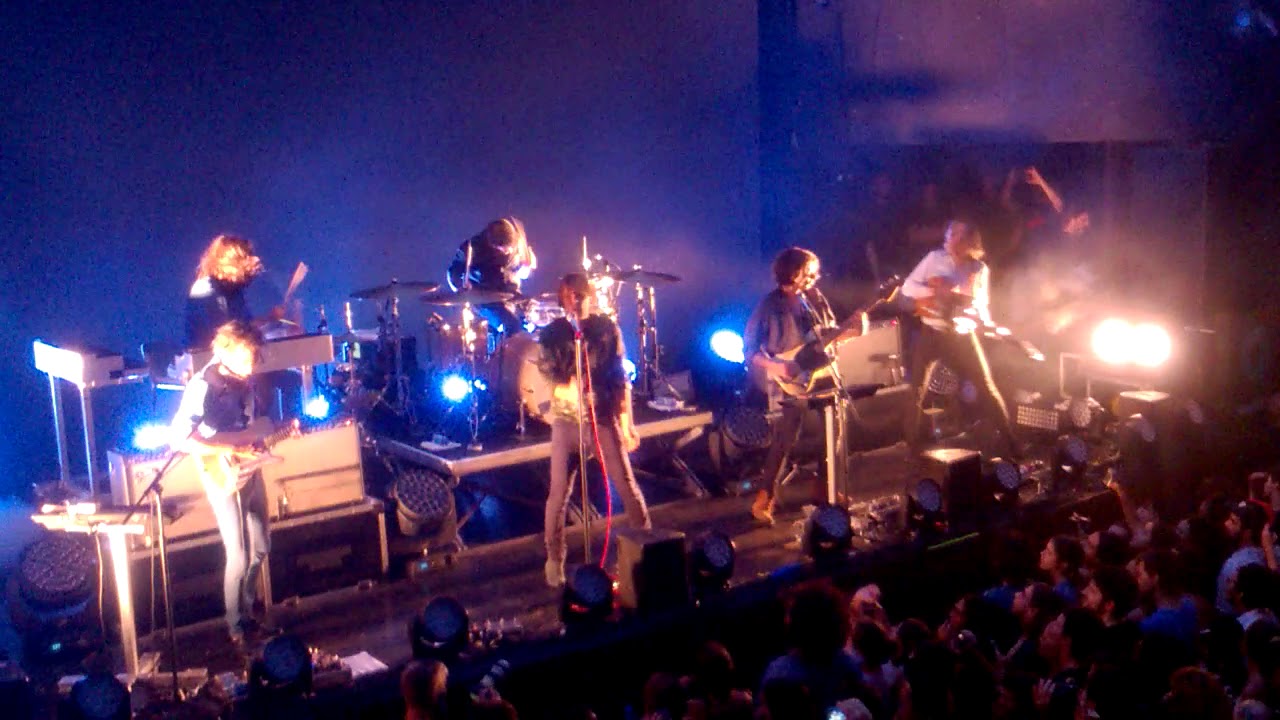 Phoenix - "Lasso" - Circo Voador - YouTube