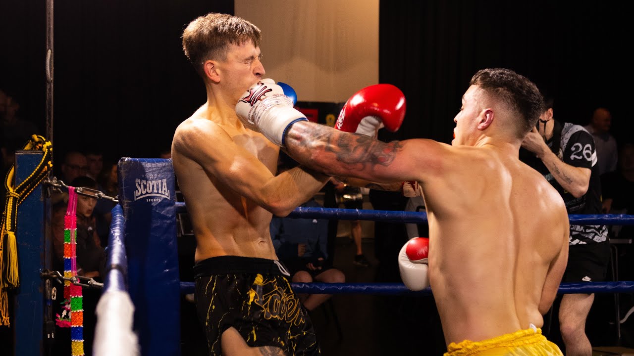 Robbie Dawson vs Maddox Ireland Full Fight Muay Thai (C Class) - YouTube