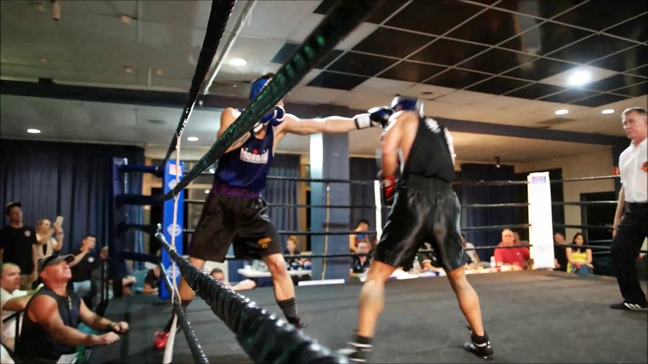 Marc Vuko fights Alex Brown - 72 kg amateur boxing Kirra 2018 - YouTube