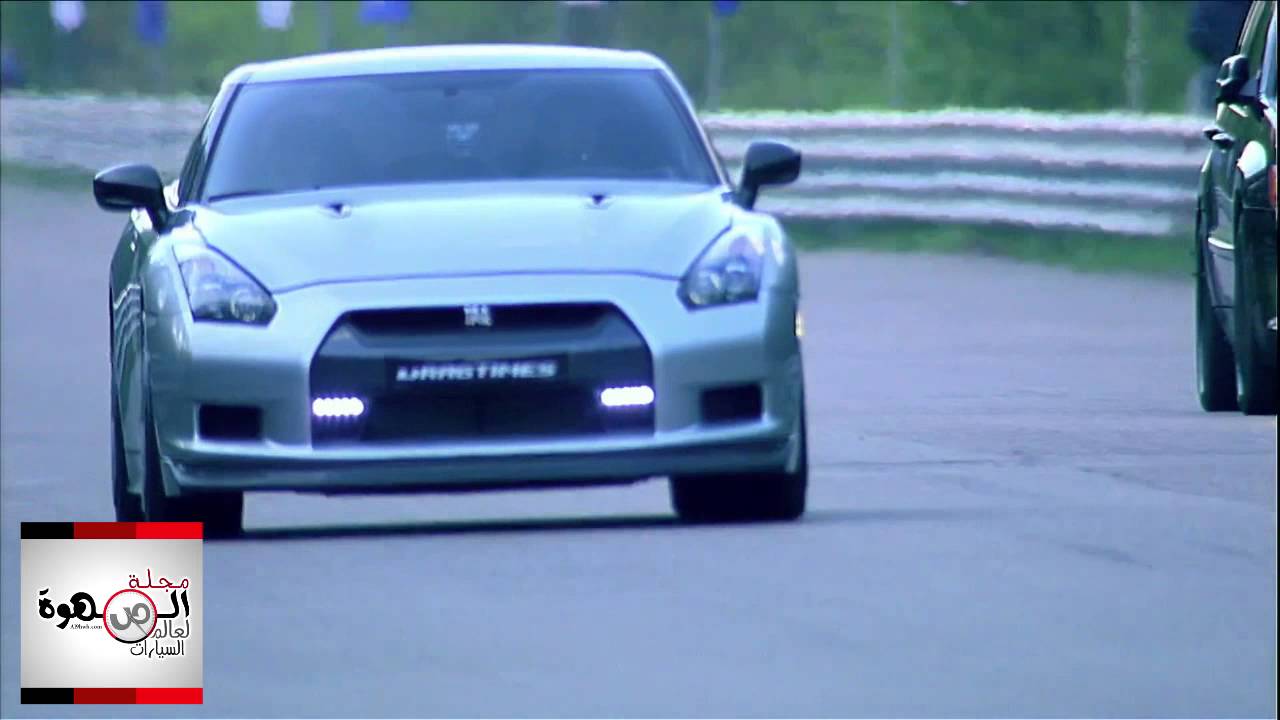 jeep SRT-8 vs nissan gtr MK1 - YouTube