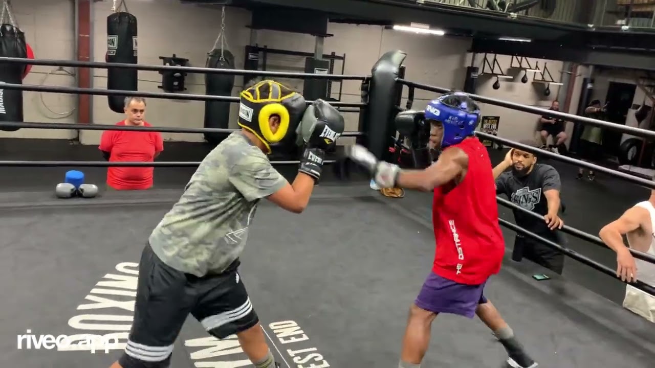 Teams sparring, boys putting in the work - YouTube
