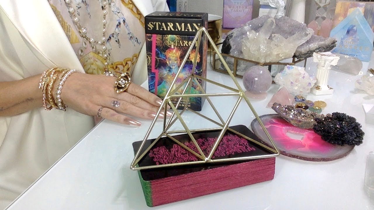 💖КТО В ЕГО СЕРДЦЕ? 💘ВЫ ИЛИ..?? WHO IS IN HIS HEART? STARMAN TAROT ...