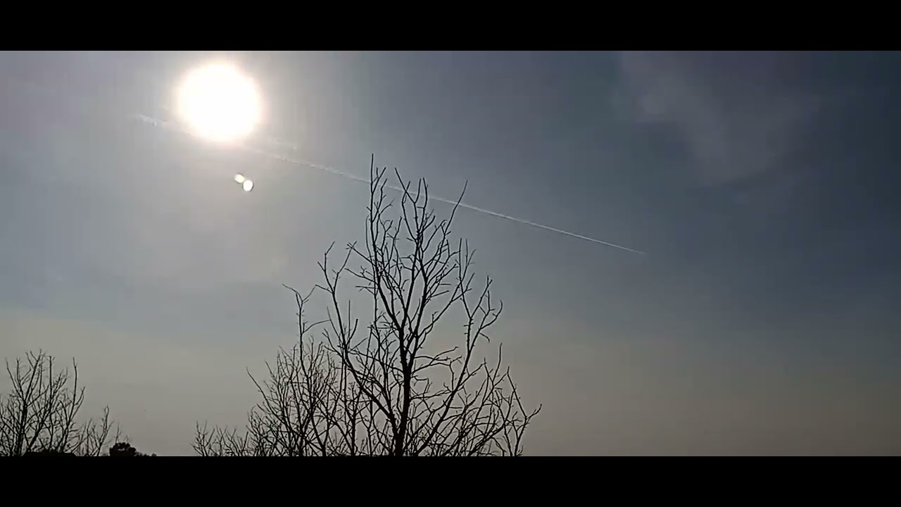Contrails 😎 - YouTube