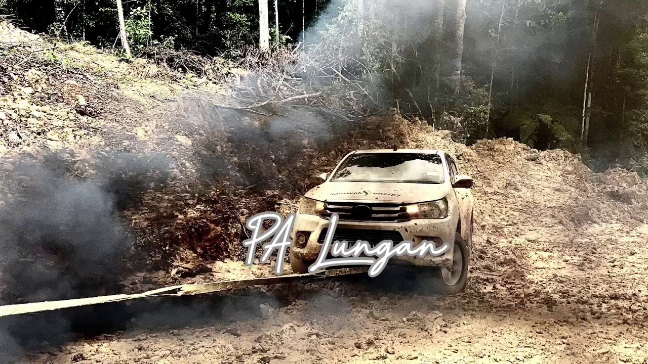 Vigo 2.5(Remap) VS Revo 2.4 King of off-road - YouTube