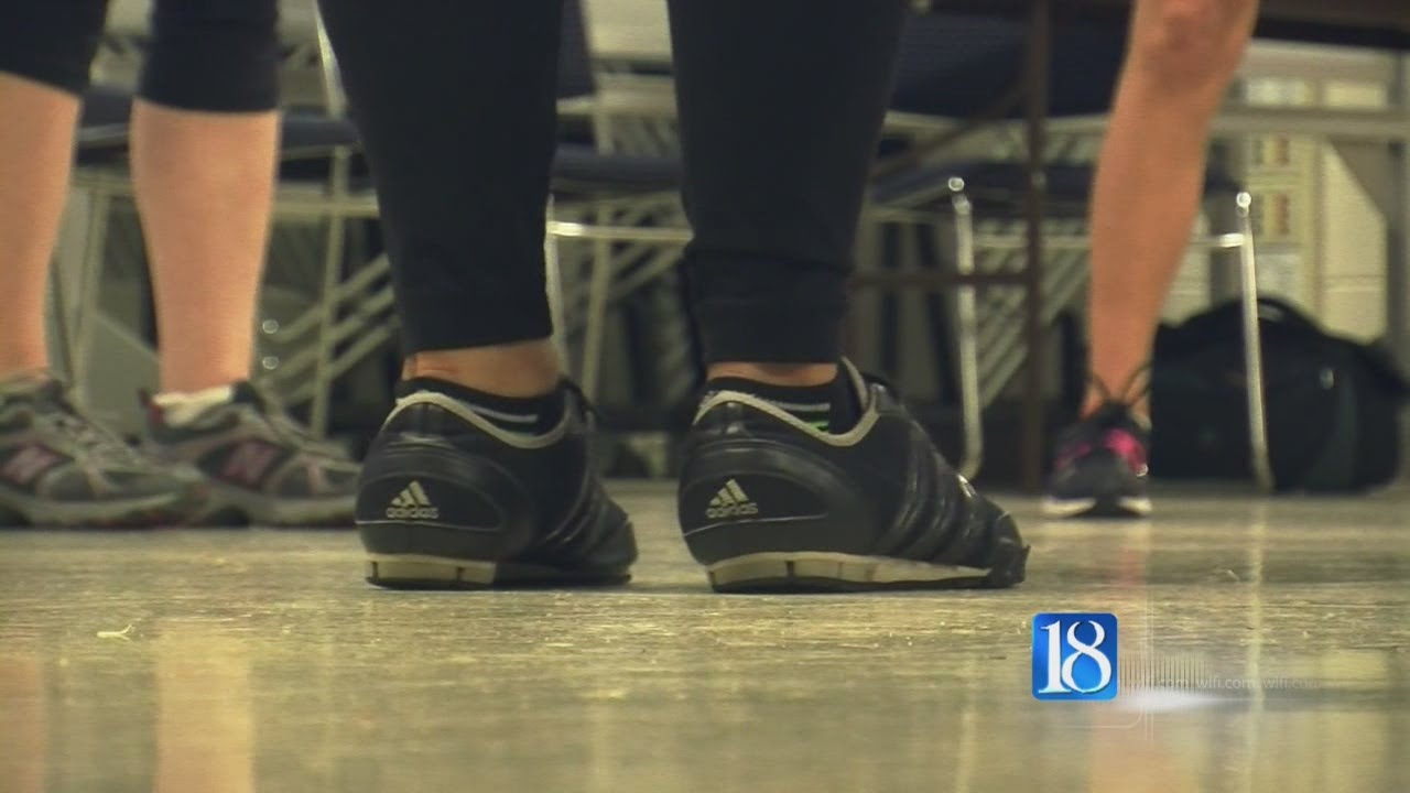 RAD class teaches women self defense - YouTube