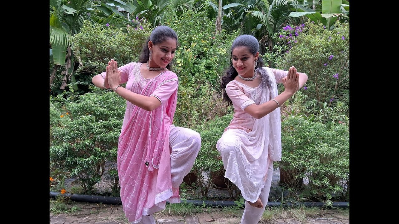 Desha Nannadu- Bhide Sisters - YouTube