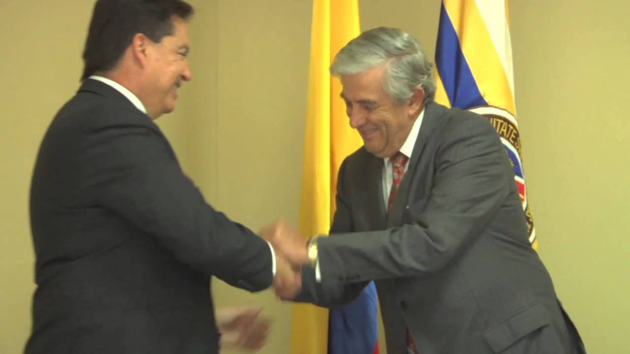 POSESIÓN RECTOR UTP - YouTube