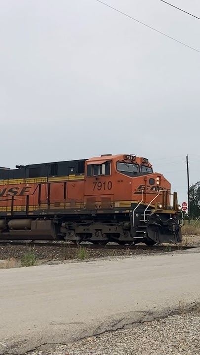 BNSF #7910 (Justin, TX) - YouTube