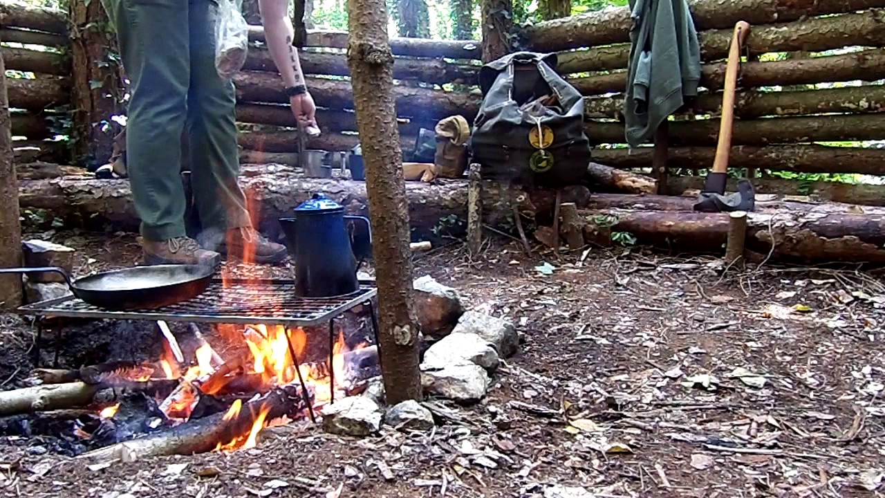 A bit of bushcraft cooking - YouTube