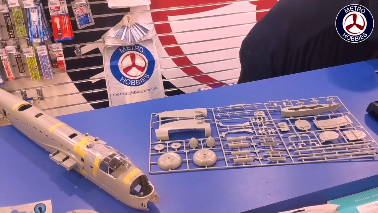 Hong Kong Models 1/32 Avro Lancaster Heavy Bomber kit test shot - YouTube