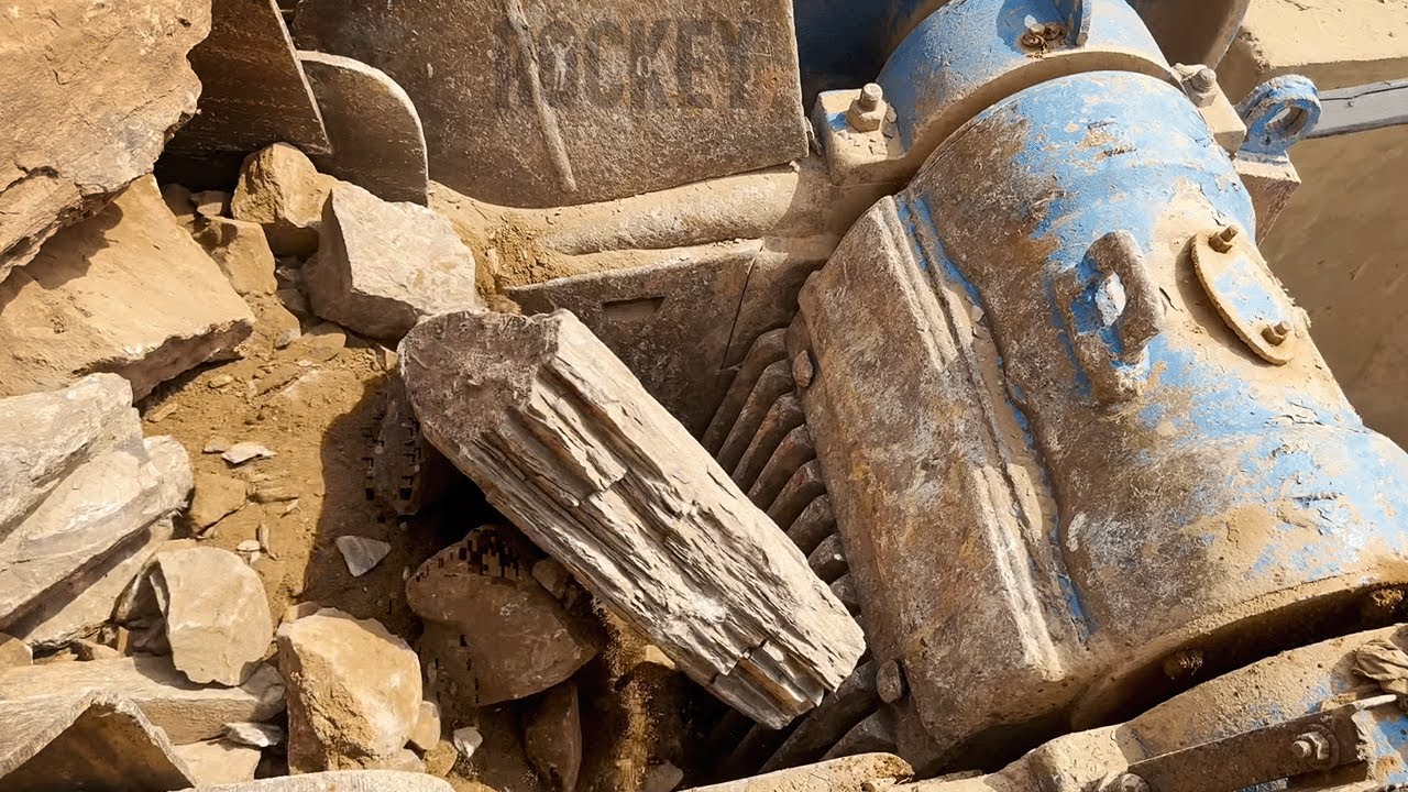 Amazing Quarry Primary Rock Crushing Machine Working |Satisfying Rock ...