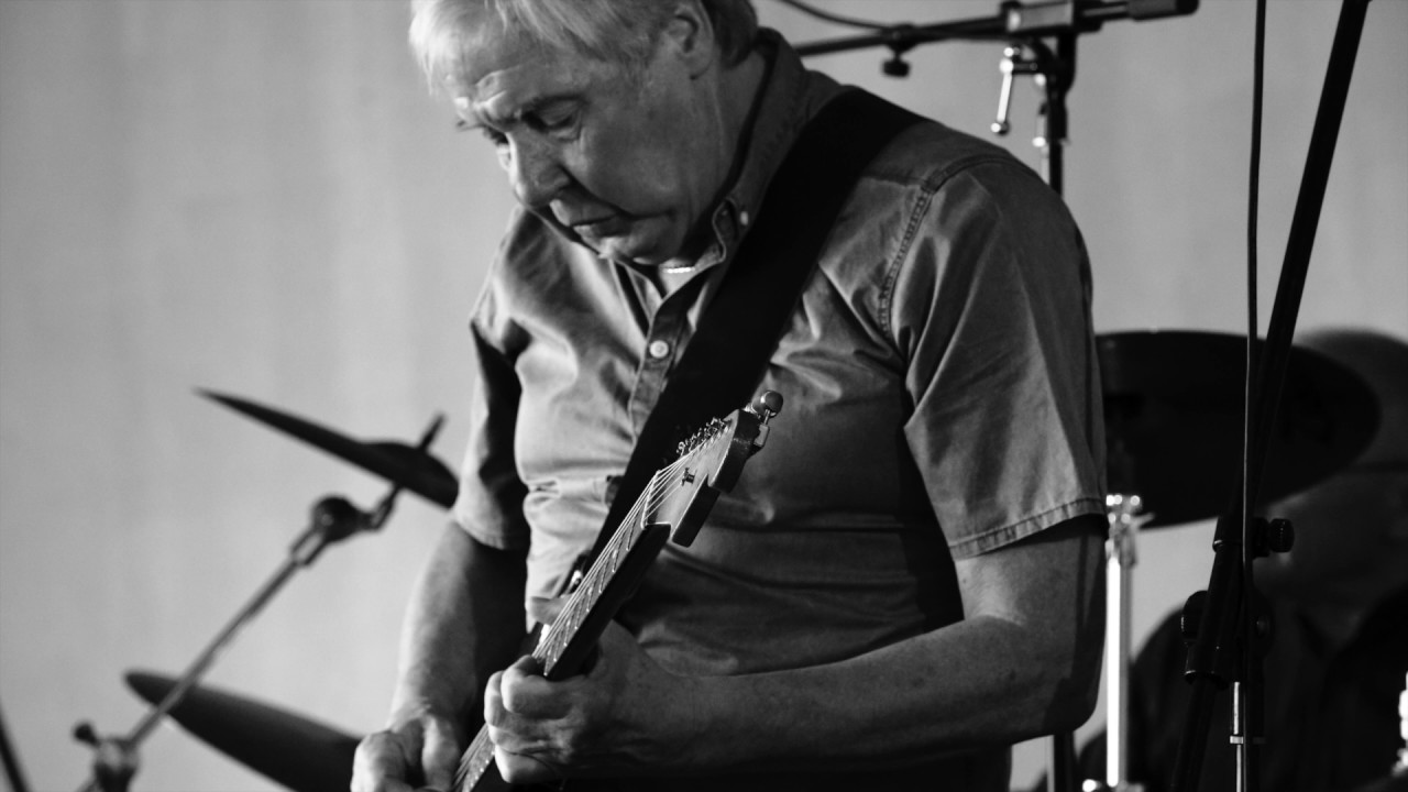 The Steve Everett Band - Sporting Life Blues - YouTube