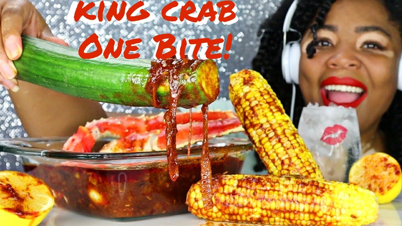 ASMR SEAFOOD BOIL. GIANT DE SHELLED KING CRAB l BIG BITES l EATING ...