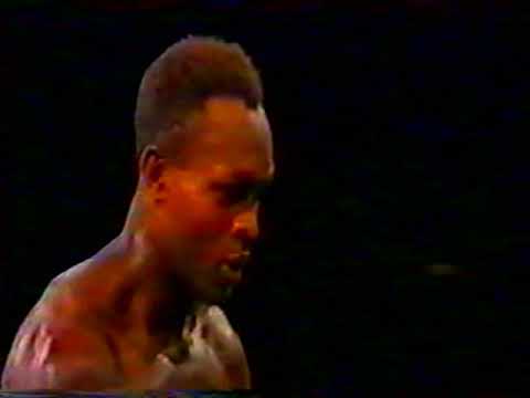 Peter Oboh vs Elvis Mihailenko - YouTube