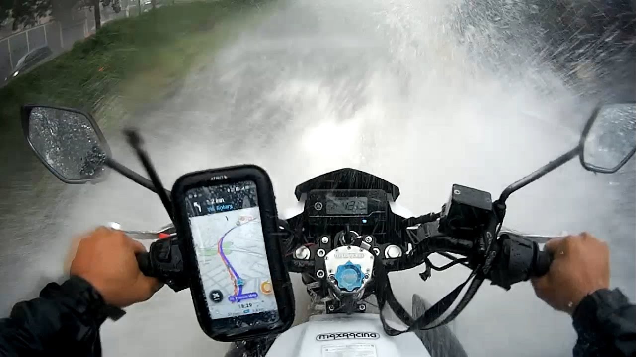 PASSANDO DE MOTO NA ENCHENTE ENXURRADA FORTE DE UM JEITO QUE VOCÊ NUNCA ...