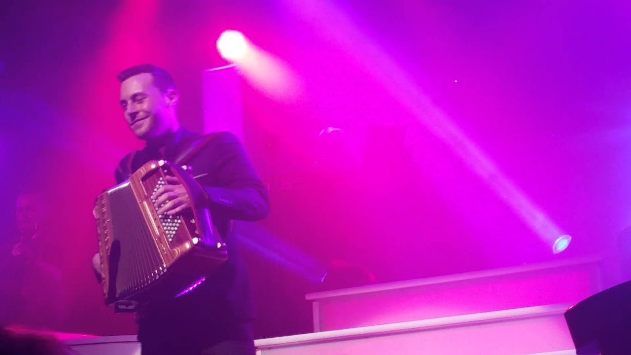 Nathan Carter - Boat to Liverpool (Lichfield 15.9 - YouTube