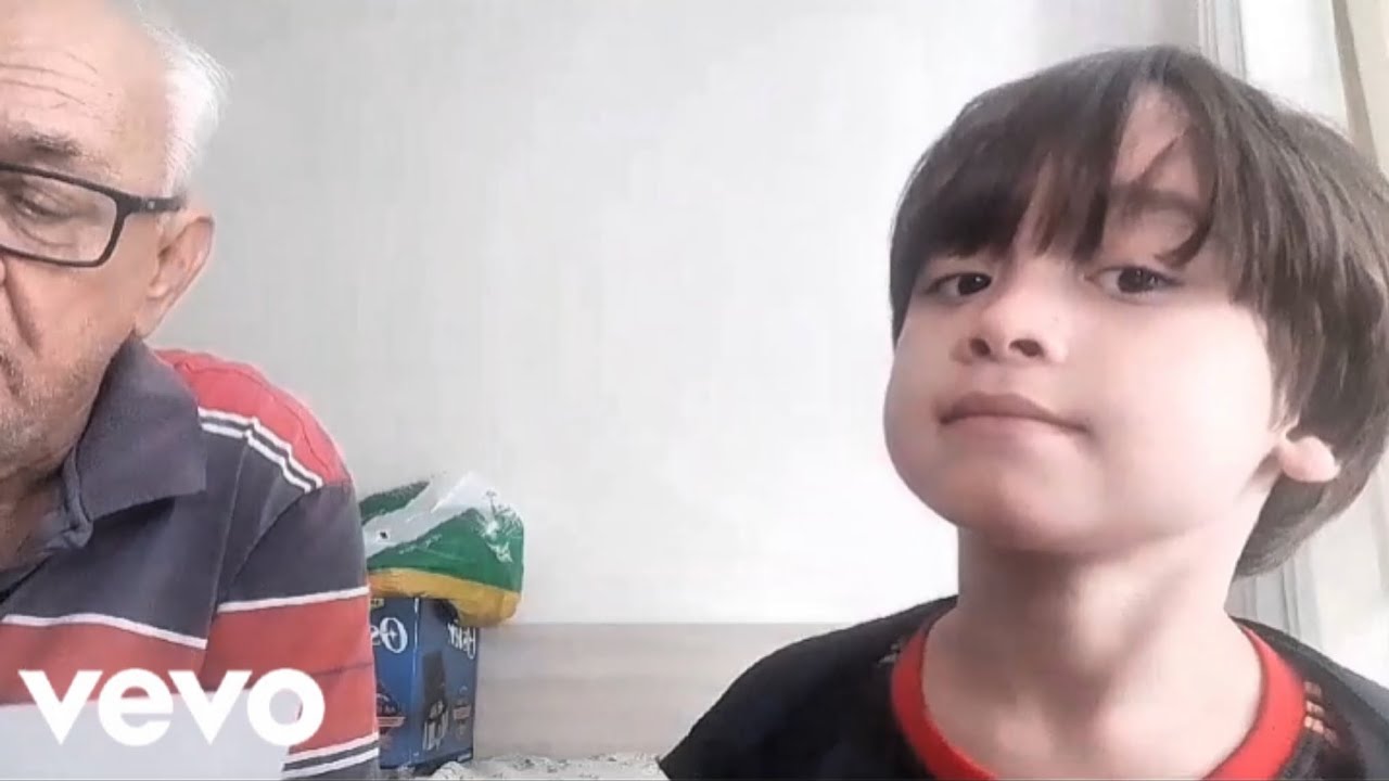 Arthur e Tio Senna - Promessa (Distante De Ti) [Clipe Oficial] - YouTube