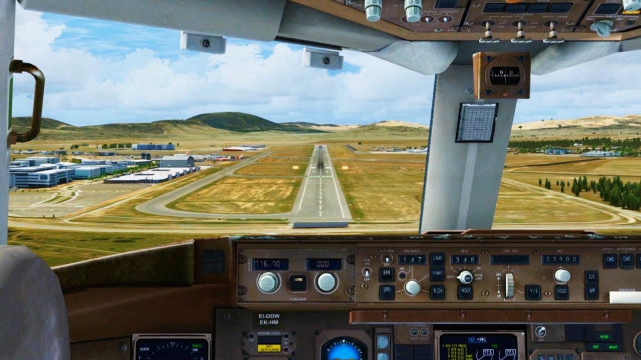 Qantas Boeing 767 Landing @ Canberra ( Cockpit ) ( HD ) - YouTube