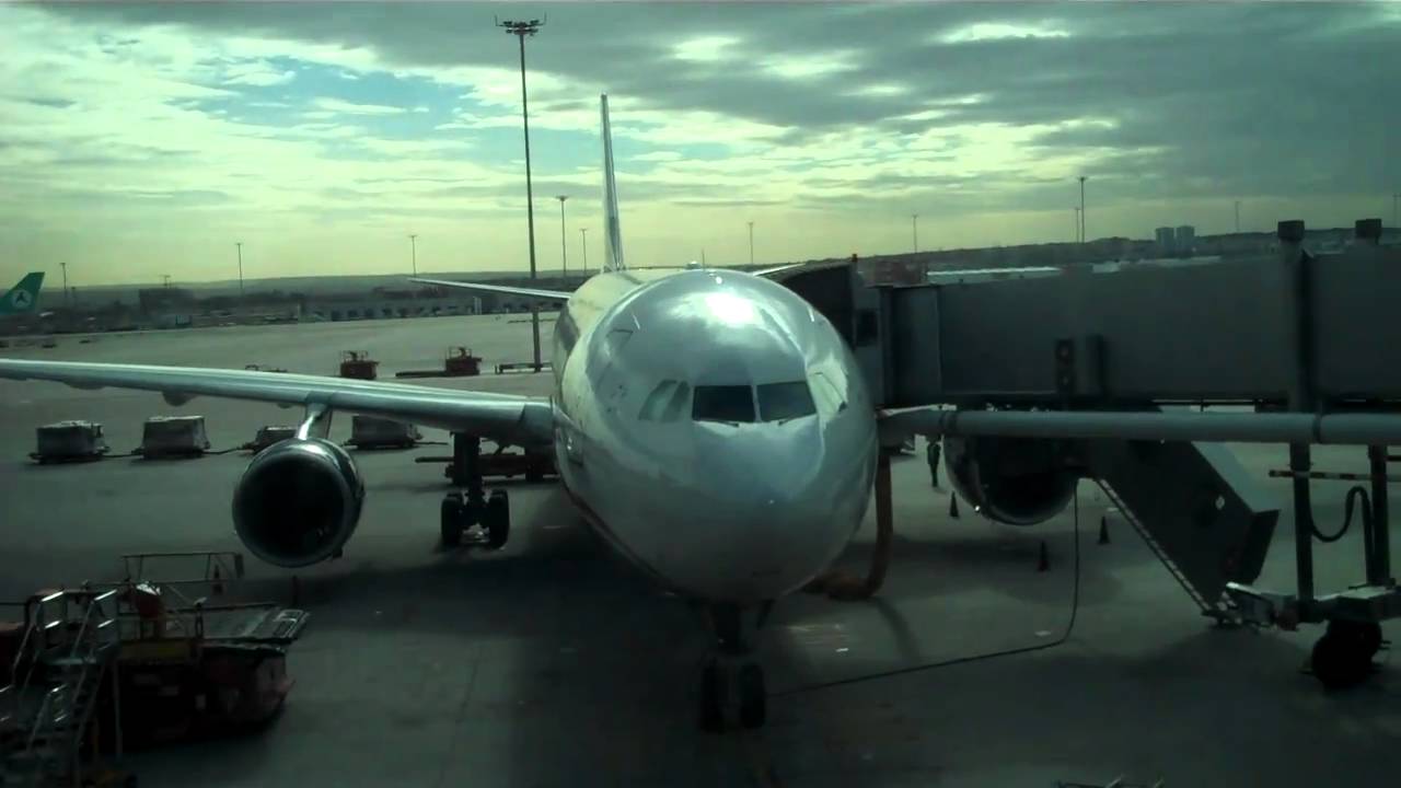 Us Airways flight 741 airbus a330 Madrid Airport - YouTube