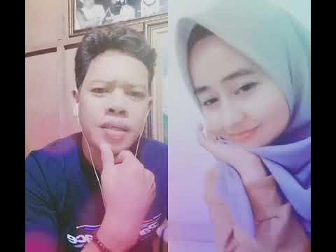 duet gadis cantik - YouTube