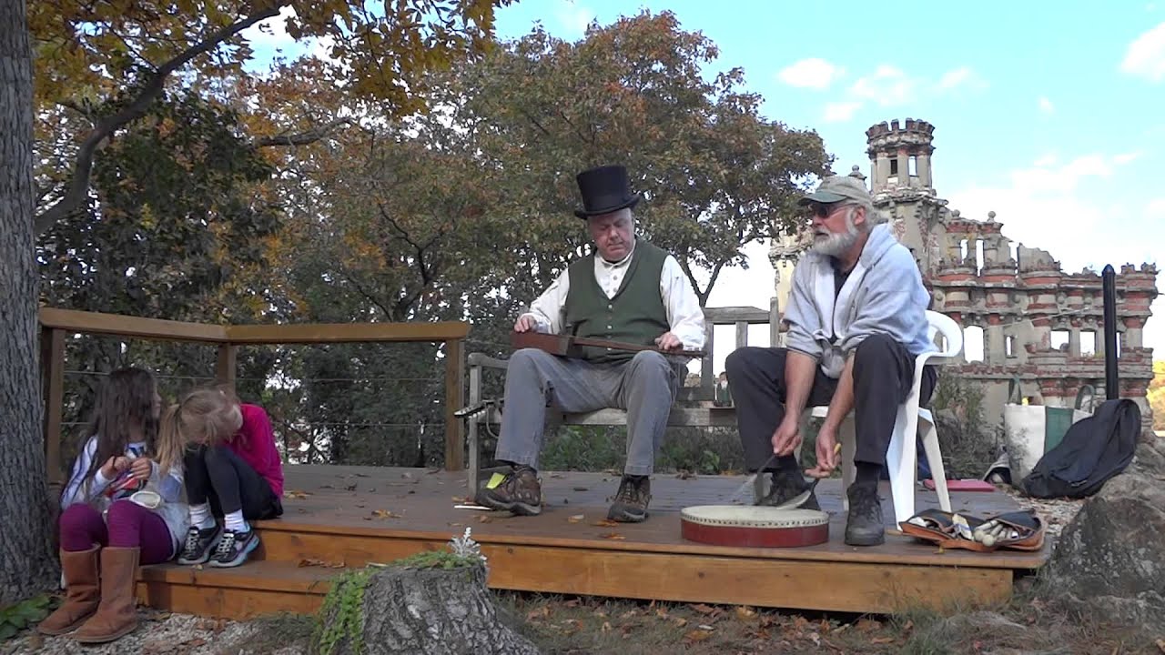 Thaddeus MacGregor & Thom Johnson Perform on Bannerman Island - YouTube