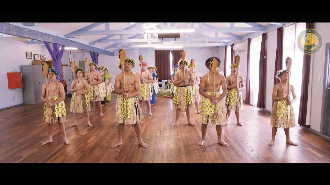 Tokelau Language Week: Tupulaga tafoe hiva (dance with the paddle ...