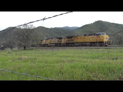 Trains On Tehachapi Pass - YouTube