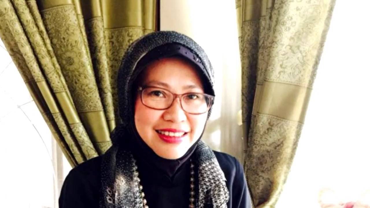 Rizanda Machmud Simplicity - YouTube