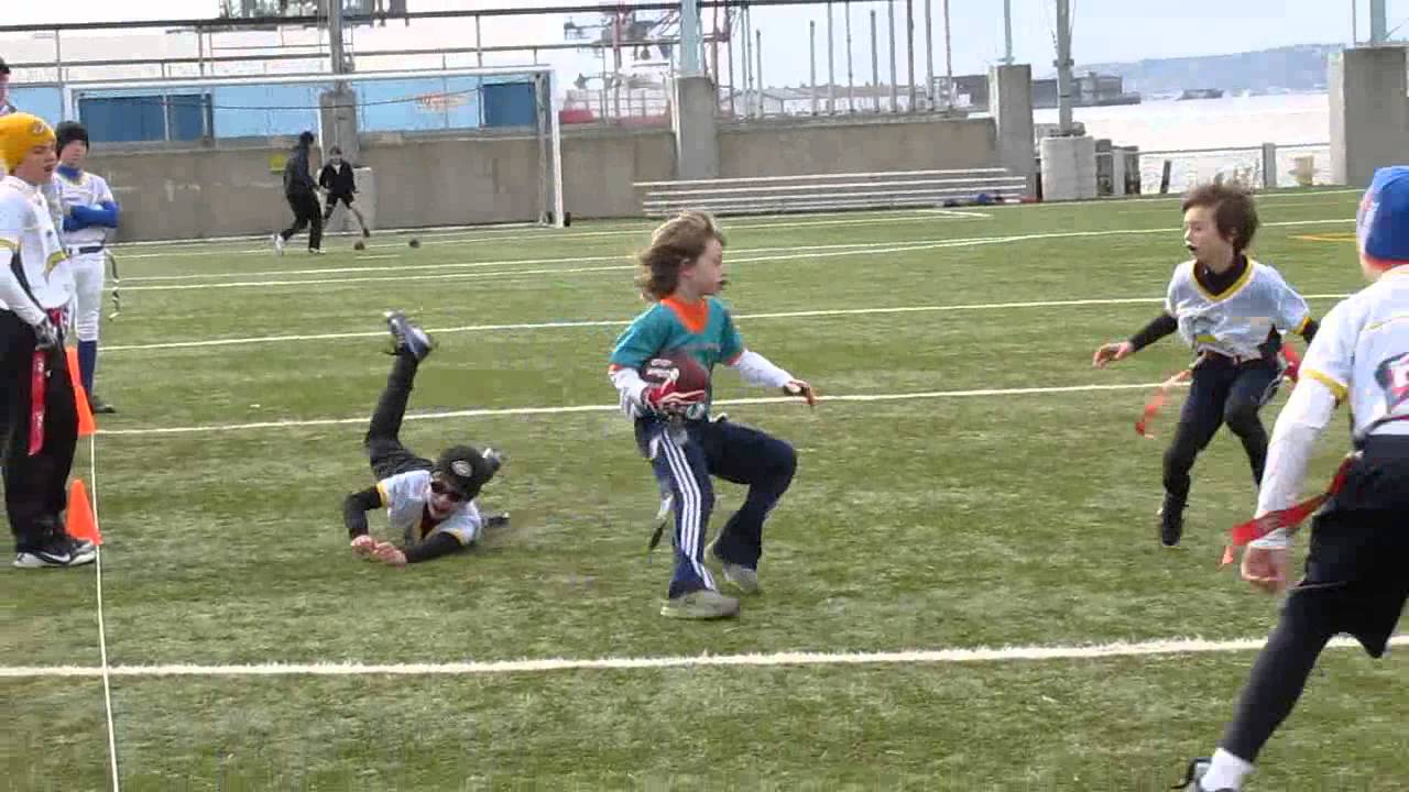 Chargers vs Dolphins 2013: Elijah flag pull - YouTube