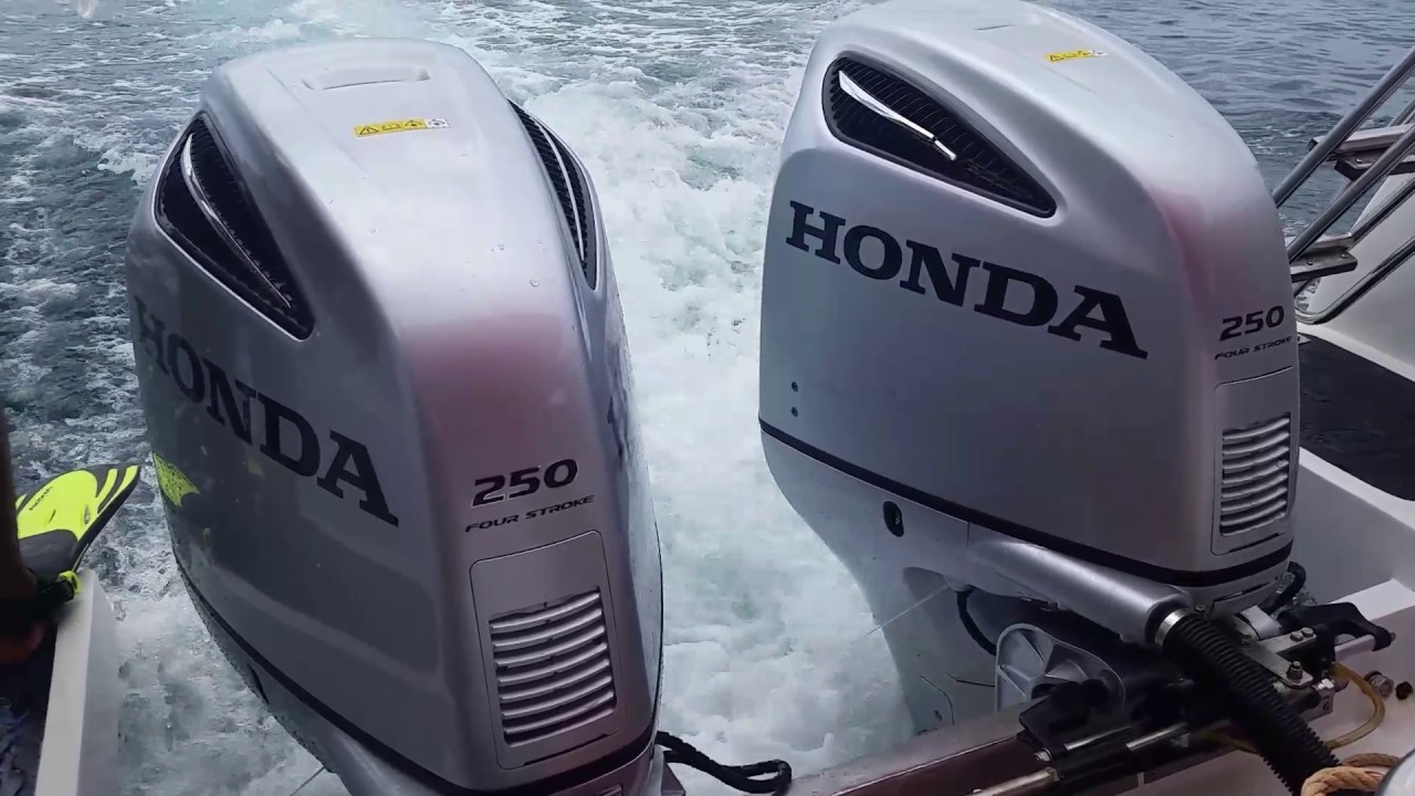 Honda Four Stroke 250 HP Outboard Motor at Idle - YouTube