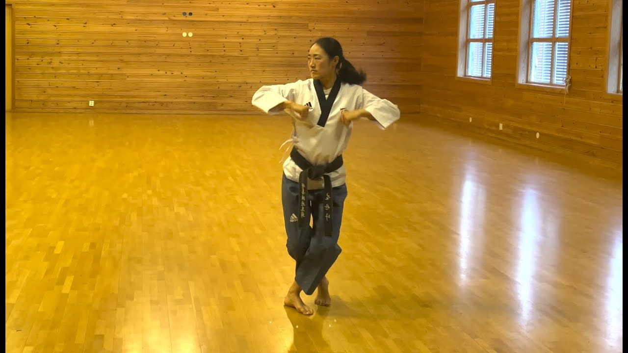 Anna Kim _ Senior II Dan under 40 F Finaler Poomsae 1- 12. PYEONGWON ...