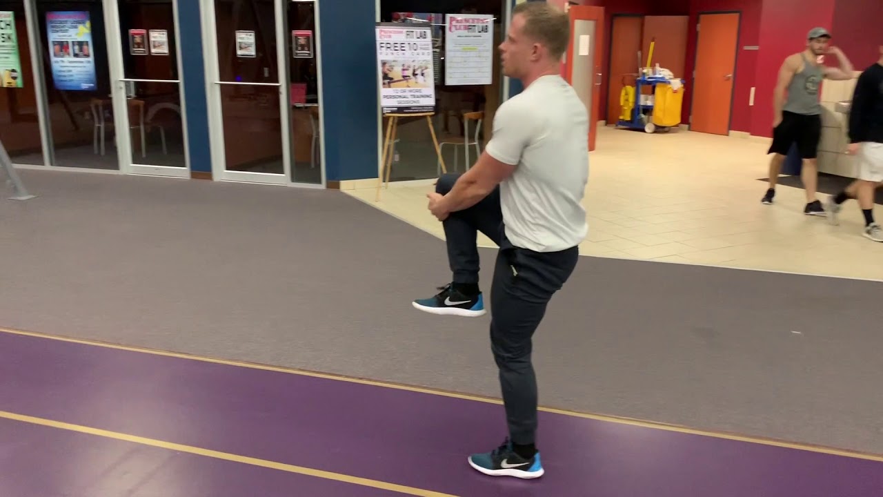 Alternating Knee Hugs - YouTube