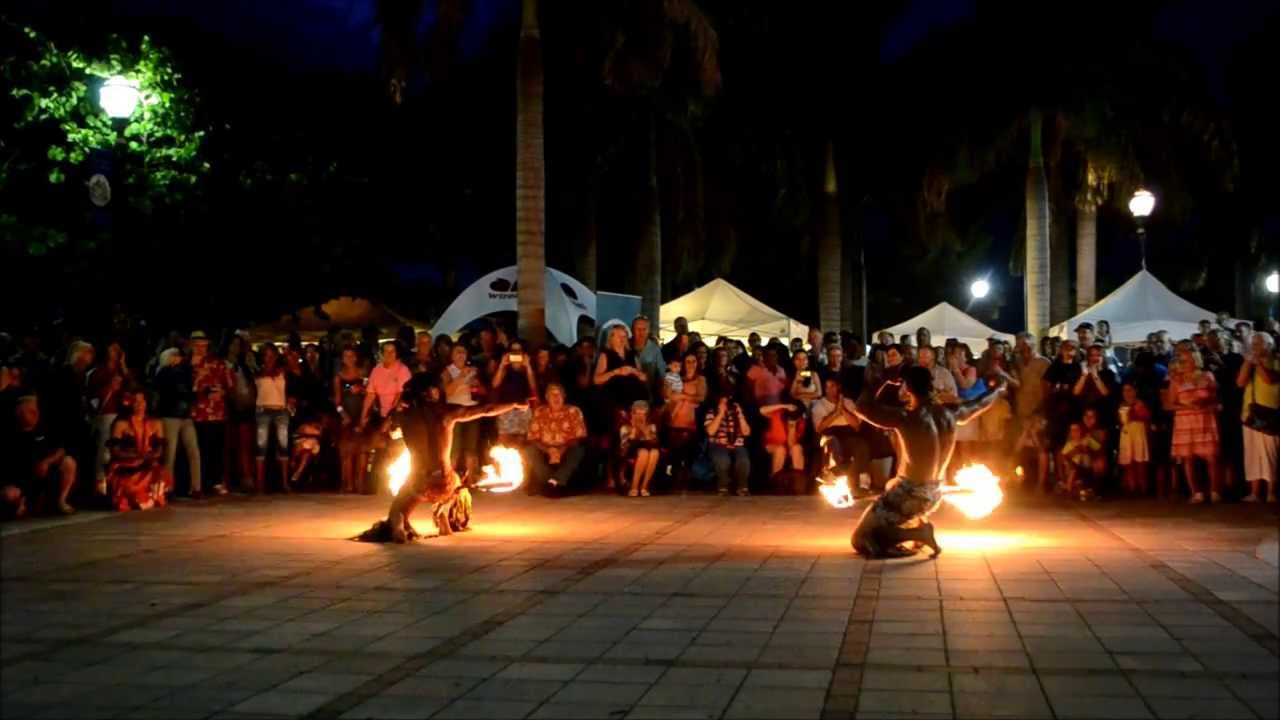 Samoan Fire Knife Dancers Polynesian Luaus - YouTube
