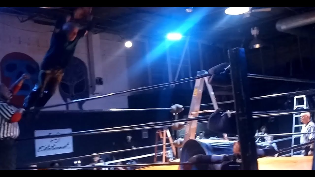 Ladder Match: Jimmy "The Snake" Roberts vs. Ric Gunner (DPW) - YouTube