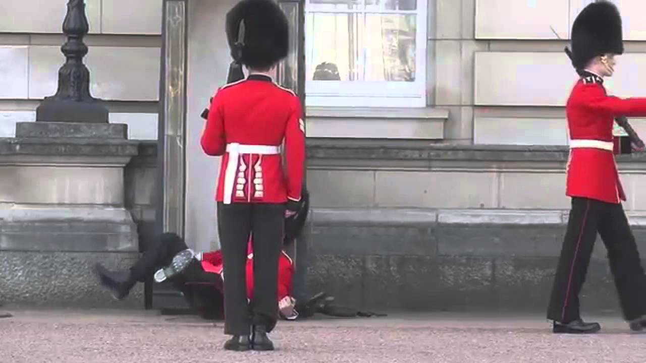 Fancy Music (Fail Flute) - YouTube